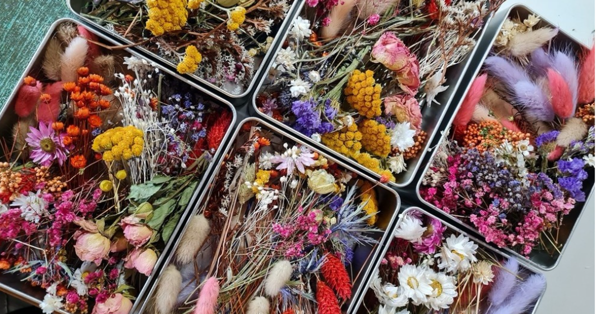 Craft Of the Month: Christmas Mini Wreath Making - Leftlion ...