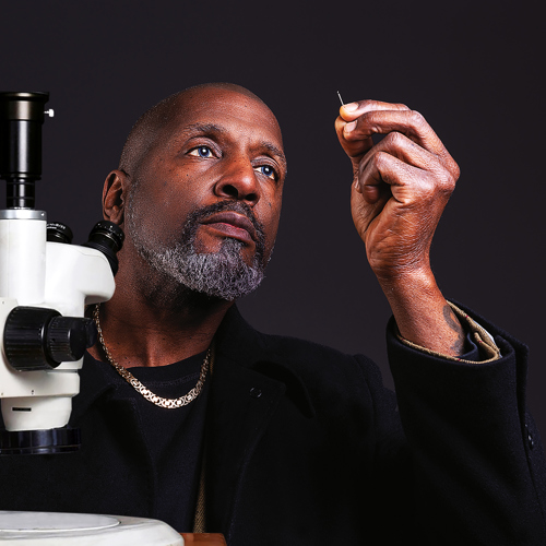 The Story Behind Dr. Willard Wigan Mbe’s Miniature Masterpieces ...