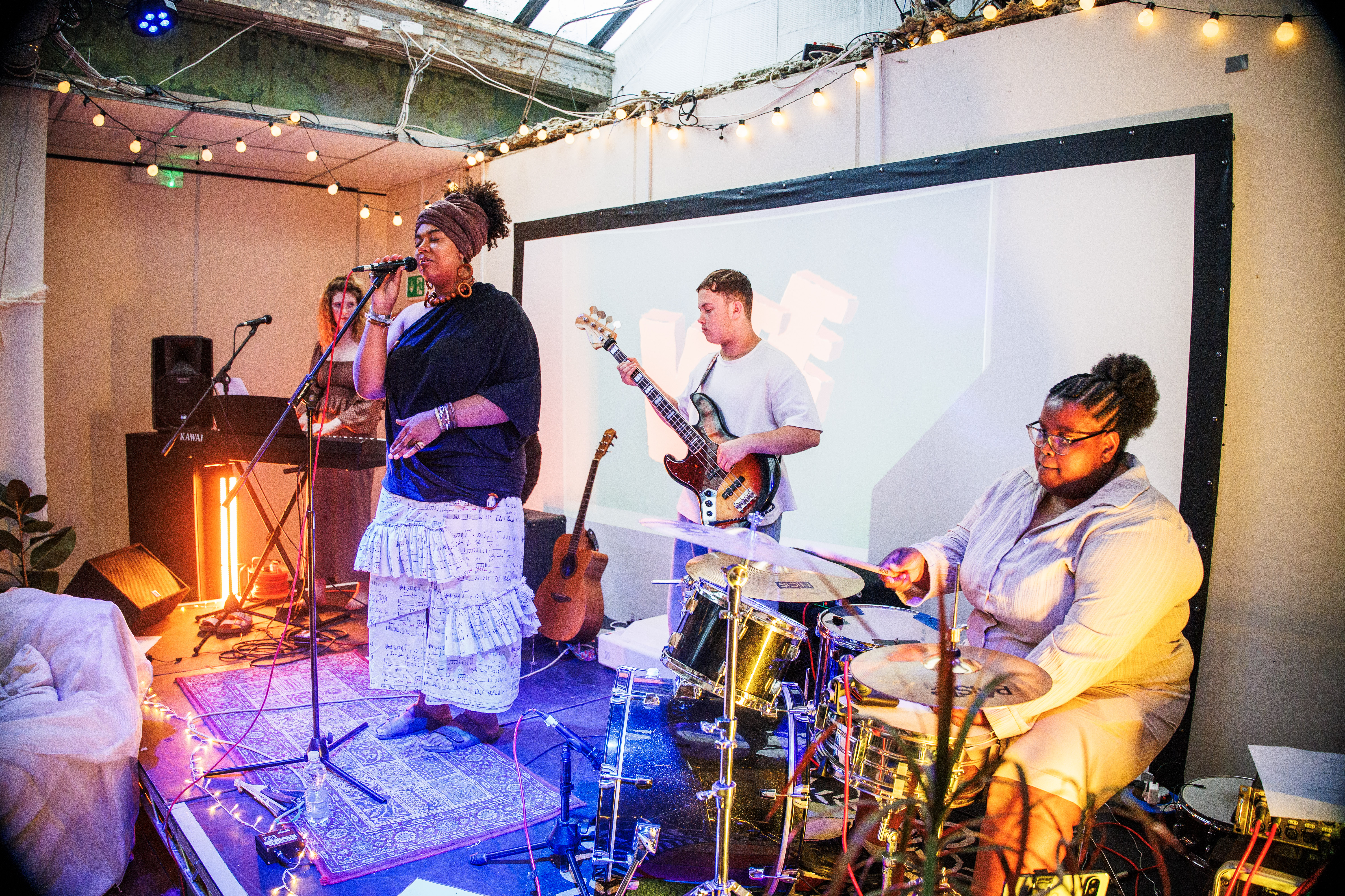 In photos: Vee Adu at The Old Bus Depot, with SUNIQ and Rowan Holly ...