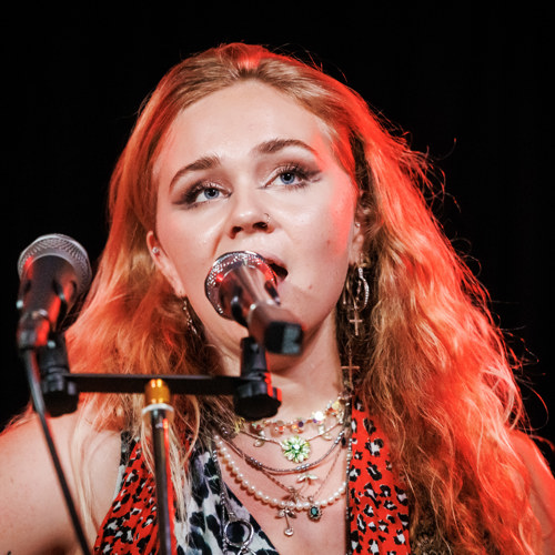 In photos: Leah Wilcox at The Grove, with Josie Beth and Cara Flynn ...