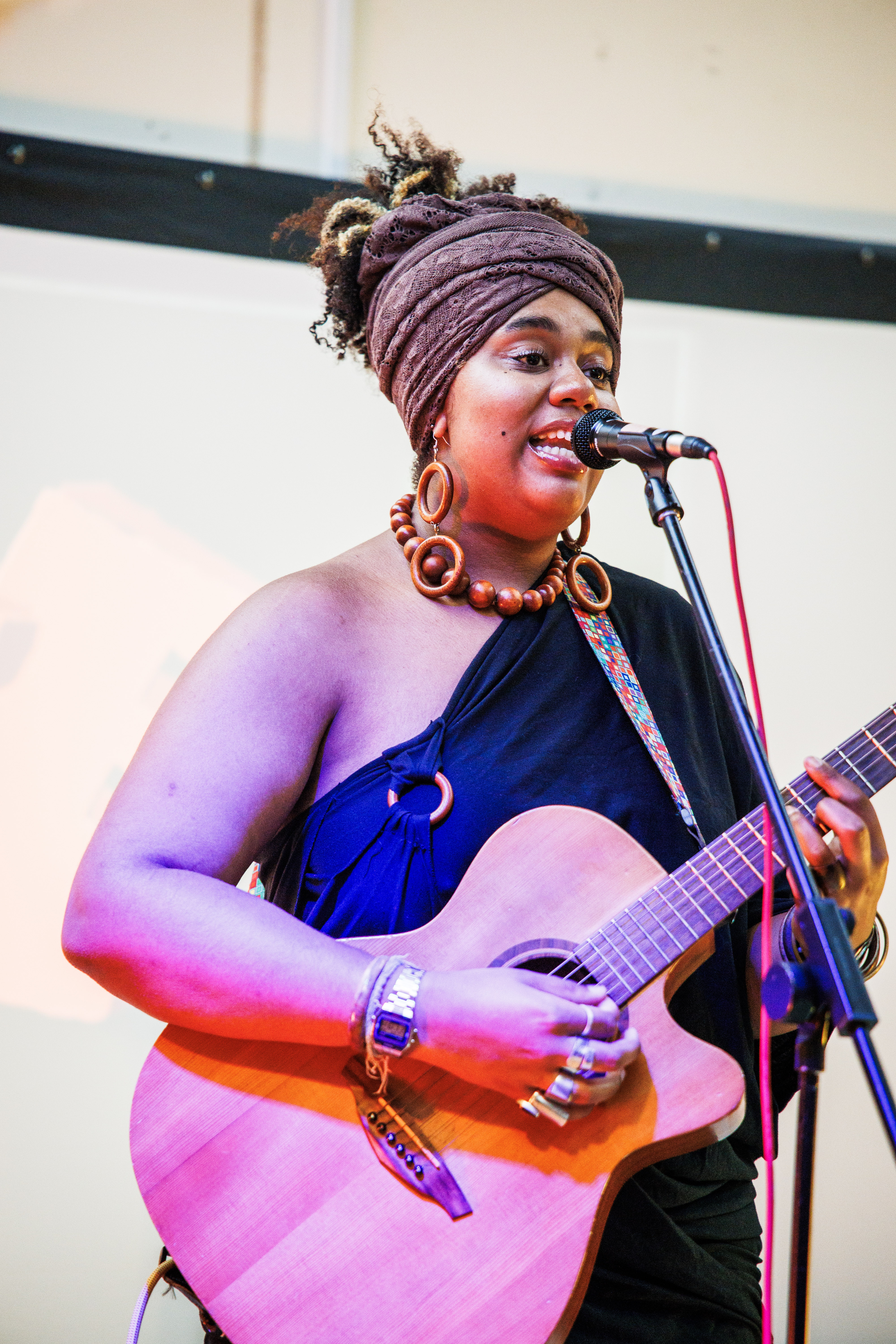 In photos: Vee Adu at The Old Bus Depot, with SUNIQ and Rowan Holly ...
