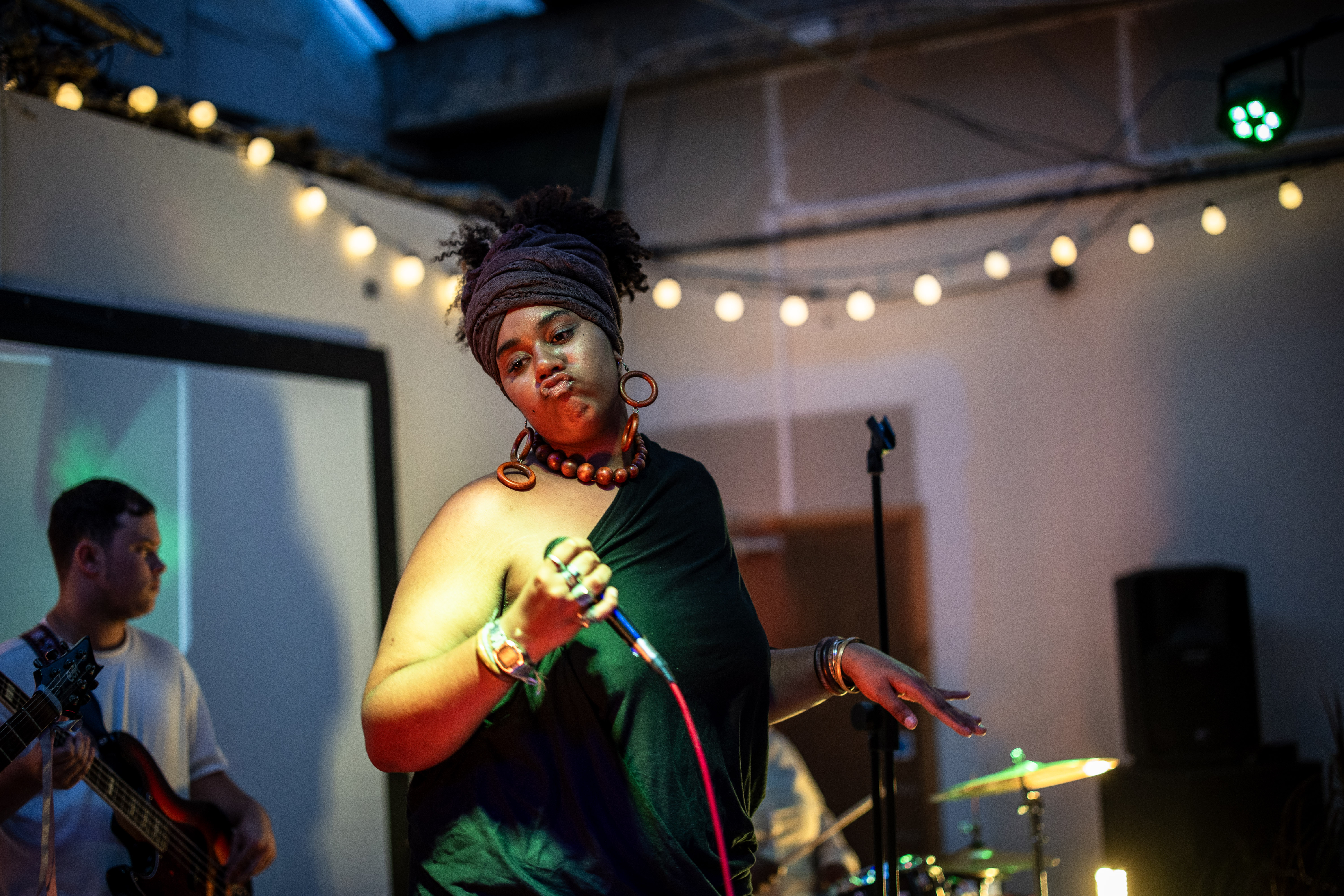 In photos: Vee Adu at The Old Bus Depot, with SUNIQ and Rowan Holly ...