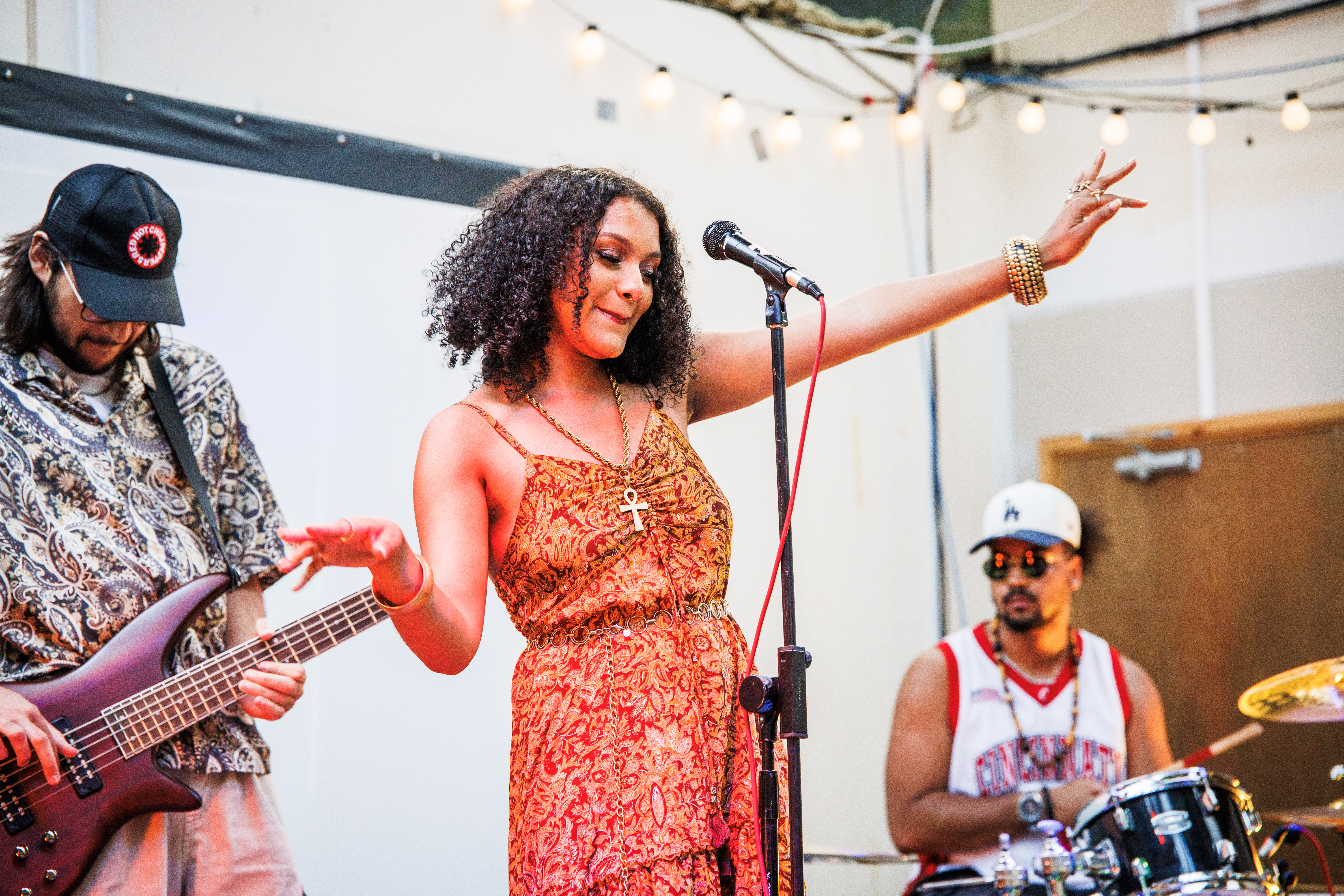 In photos: Vee Adu at The Old Bus Depot, with SUNIQ and Rowan Holly ...