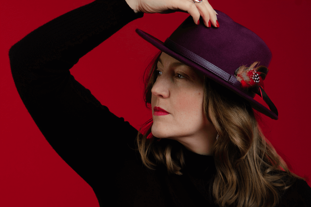 Interview: Abi Moore on New Album ‘No More Chasing’ and Putting Down ...